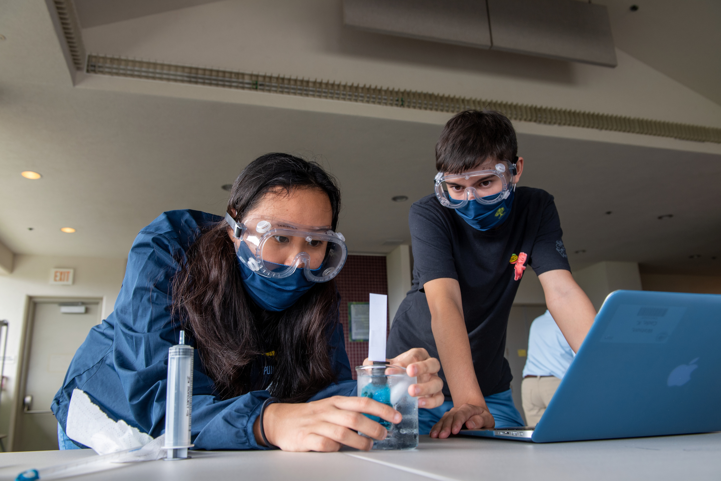 Exploring Science in Case Middle School - Punahou School