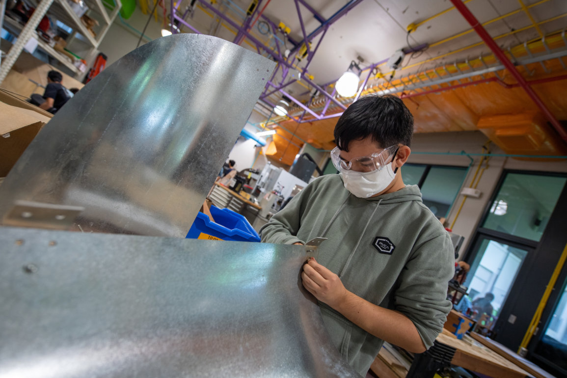 Student Leads Effort to Build Windmill - Punahou School