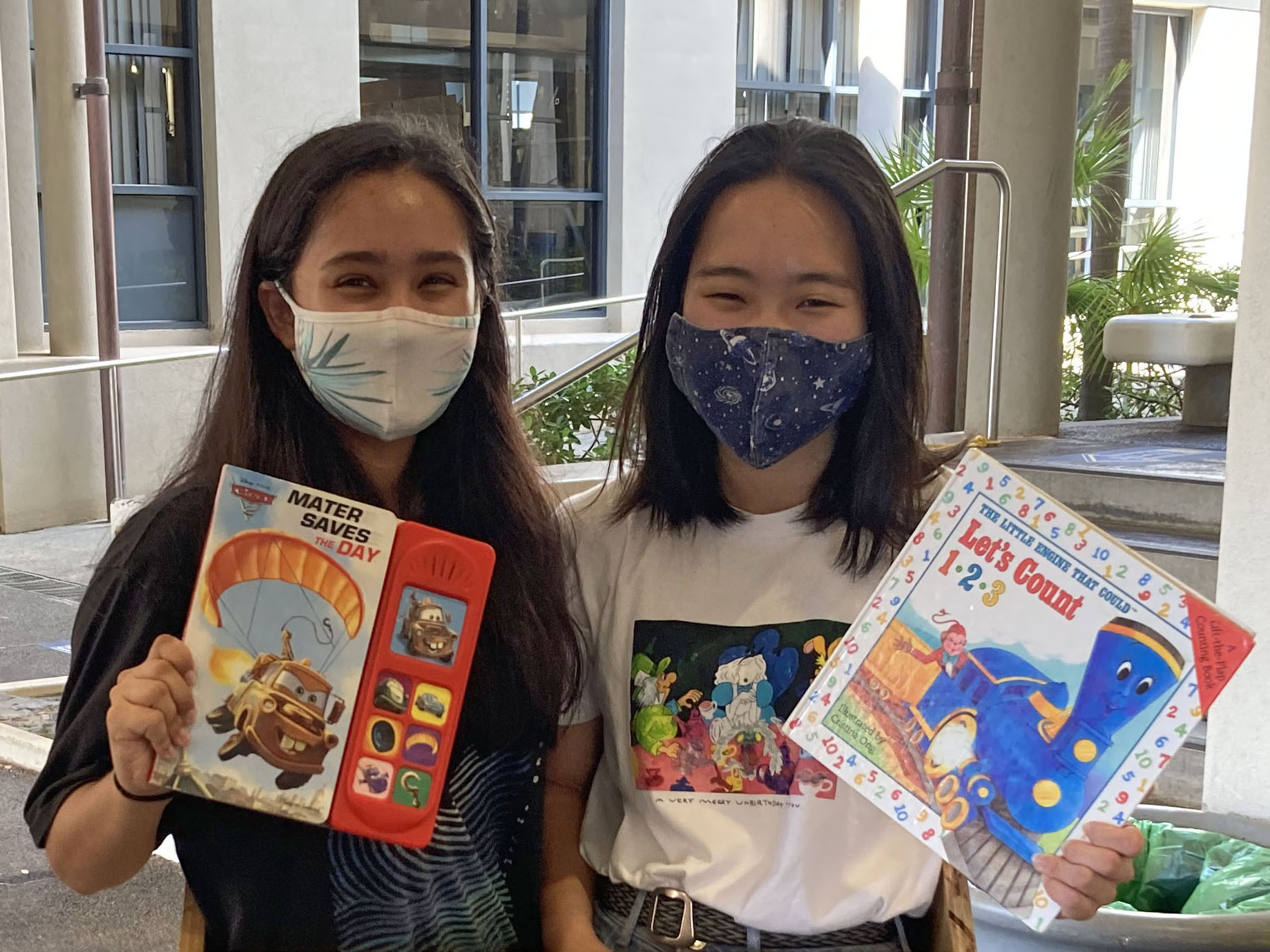 Seniors Collect Books for Early Readers - Punahou School