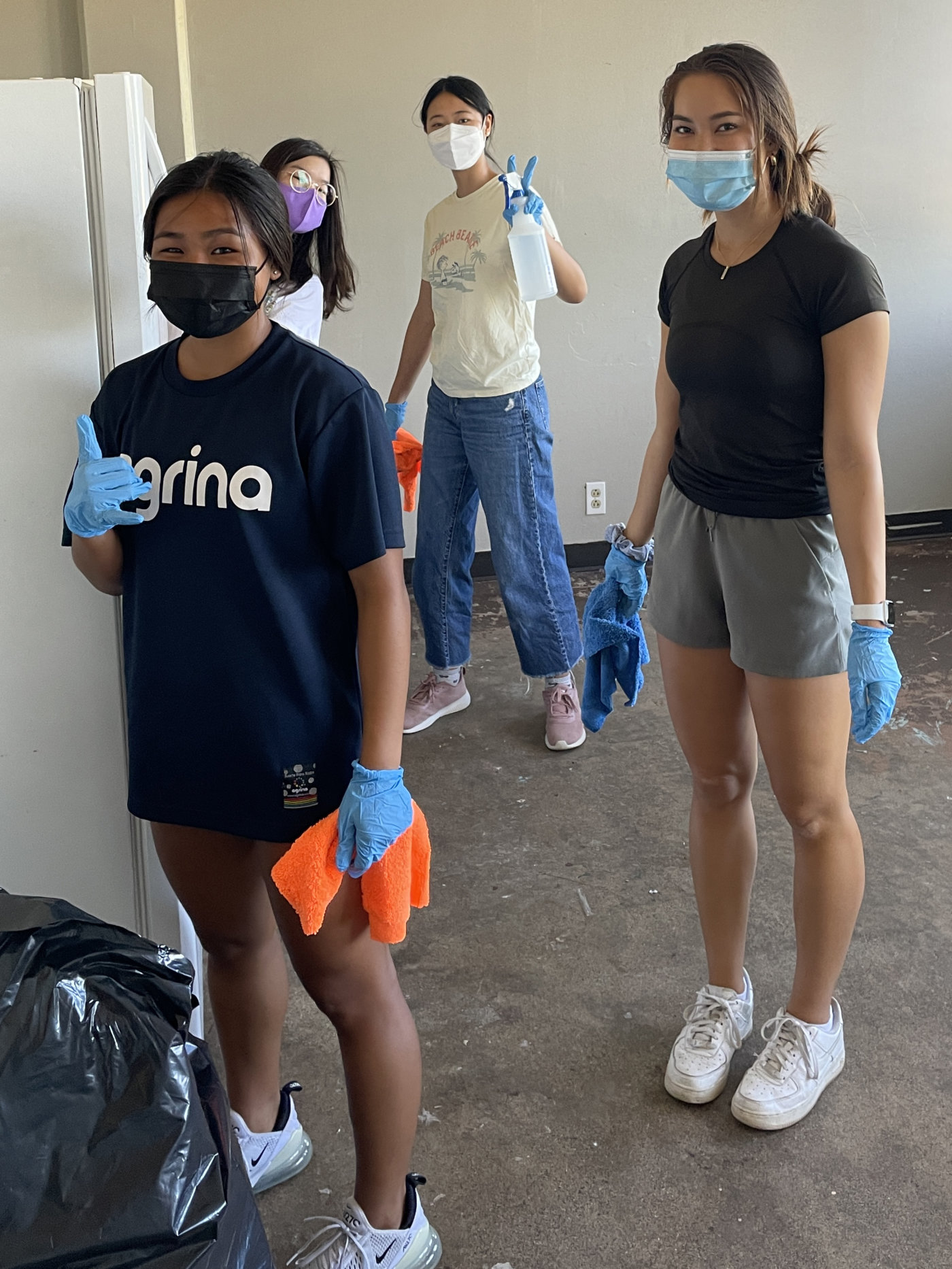 Seniors Lend Homeless a Helping Hand - Punahou School