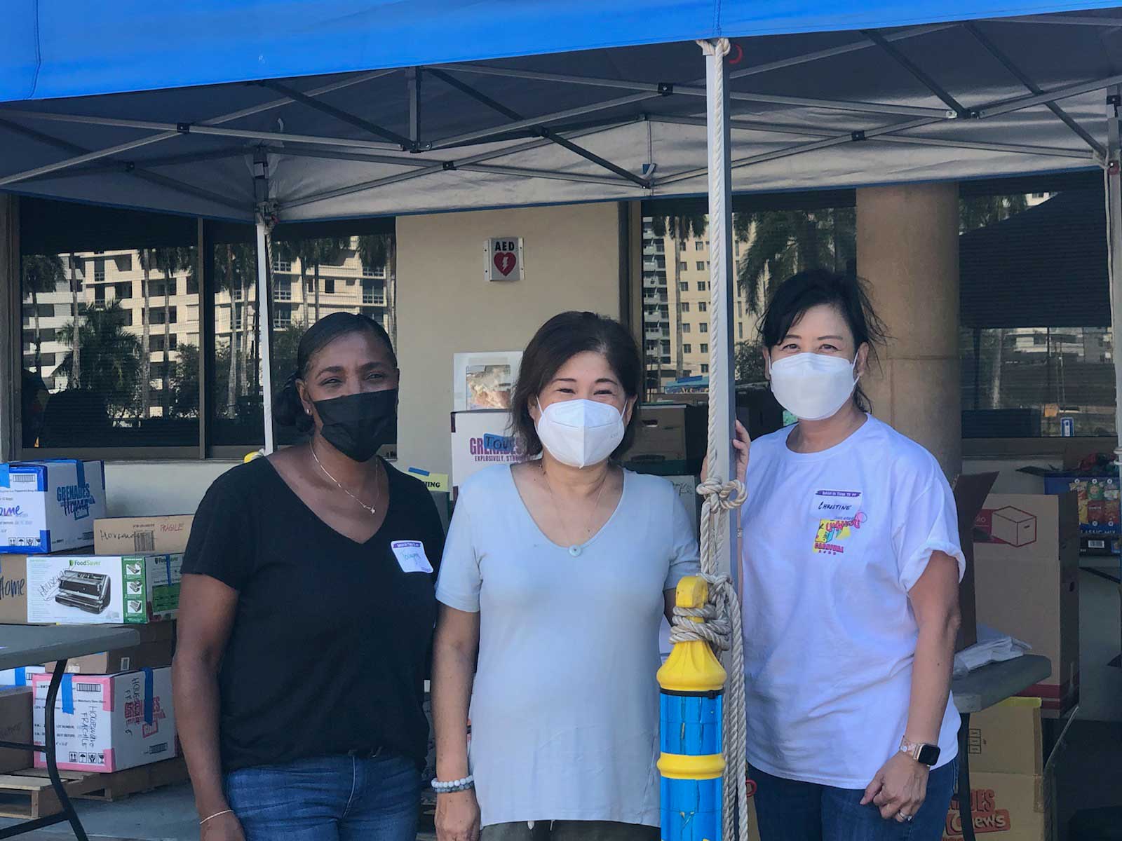Carnival’s White Elephant Team Drives Holiday Sale - Punahou School