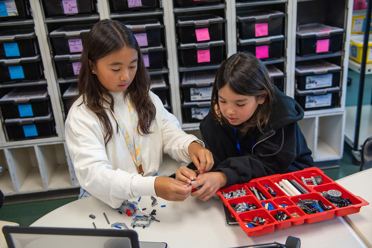 Robotics at Play in Middle School - Punahou School