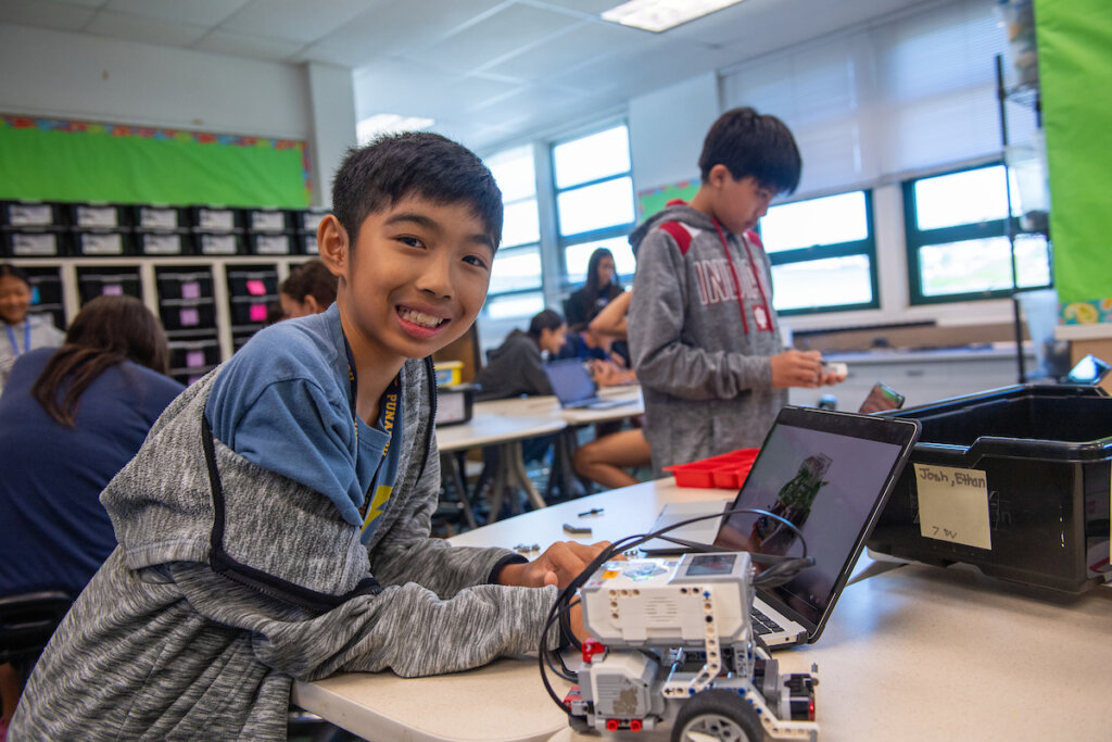 Robotics at Play in Middle School - Punahou School