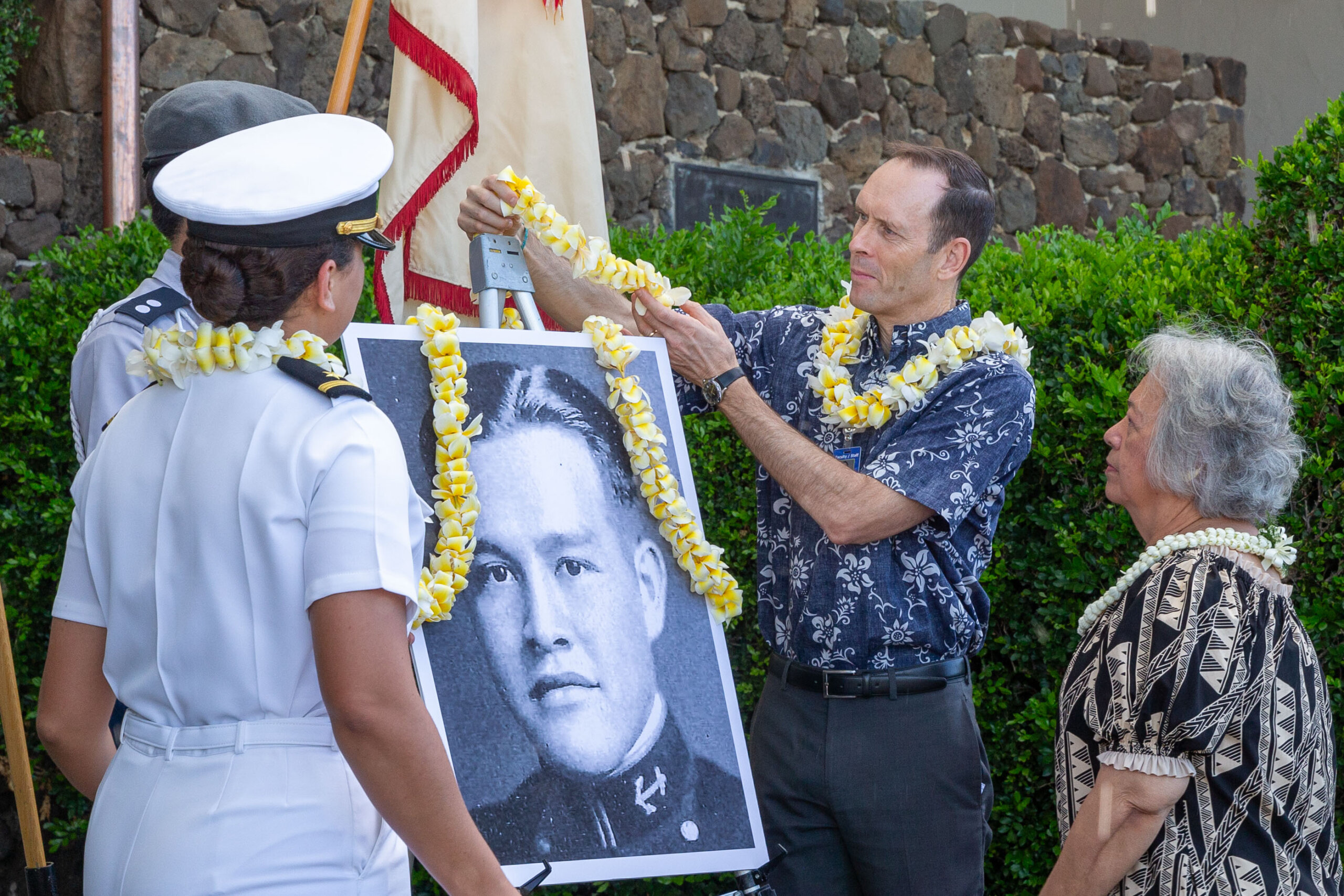 USS Chung-Hoon Sailors Visit Punahou to Honor Rear Adm. Gordon Chung ...